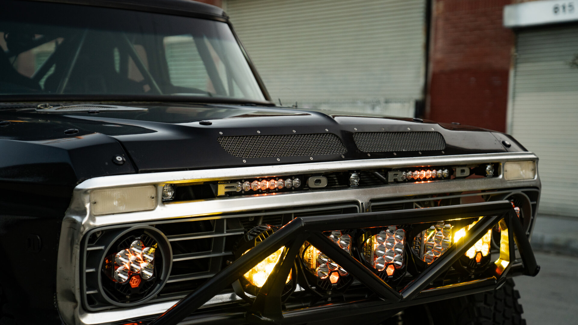 Vivian the 1973 F100 Prerunner - 4x4 sPod