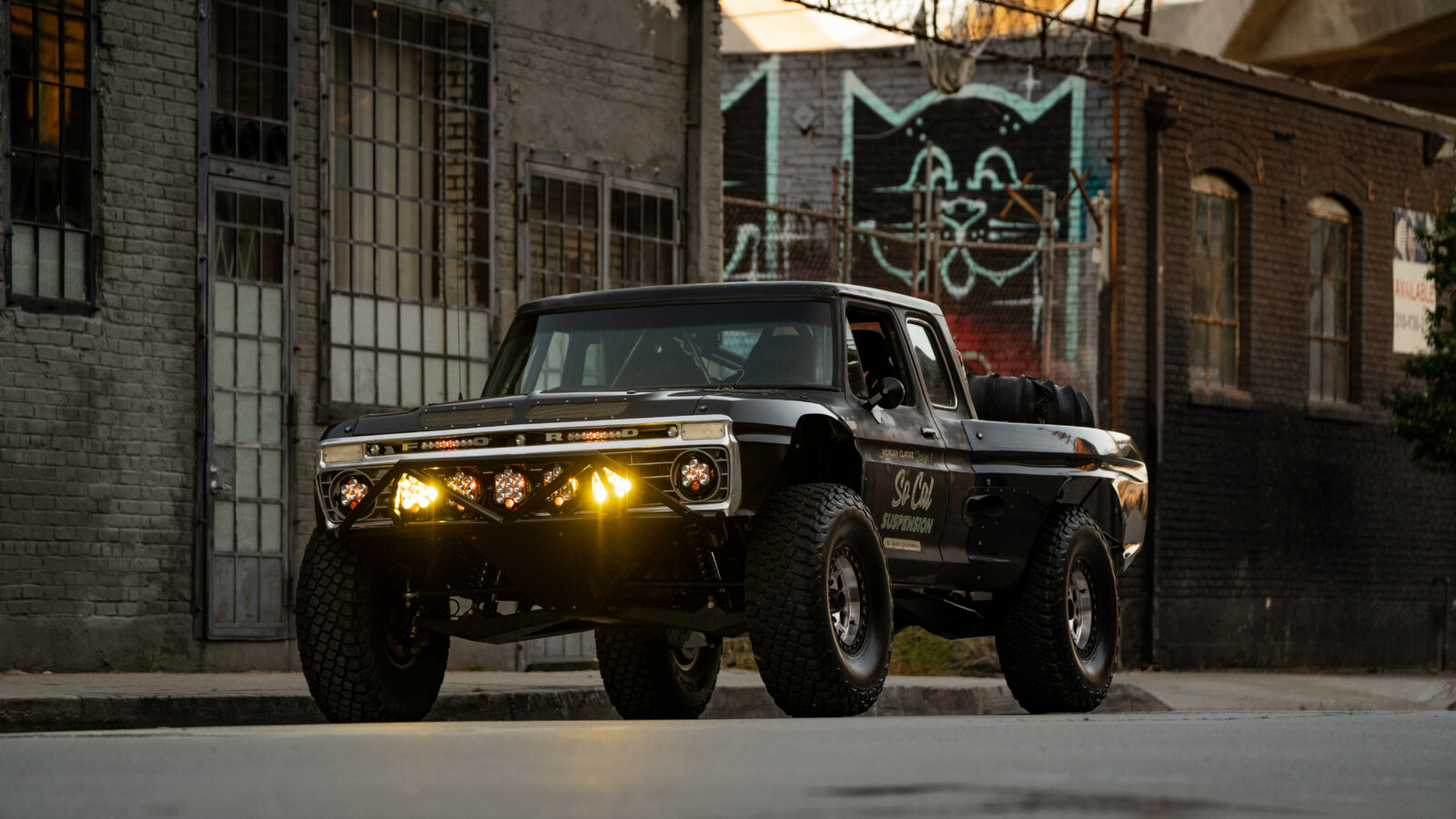 Vivian the 1973 F100 Prerunner - 4x4 sPod