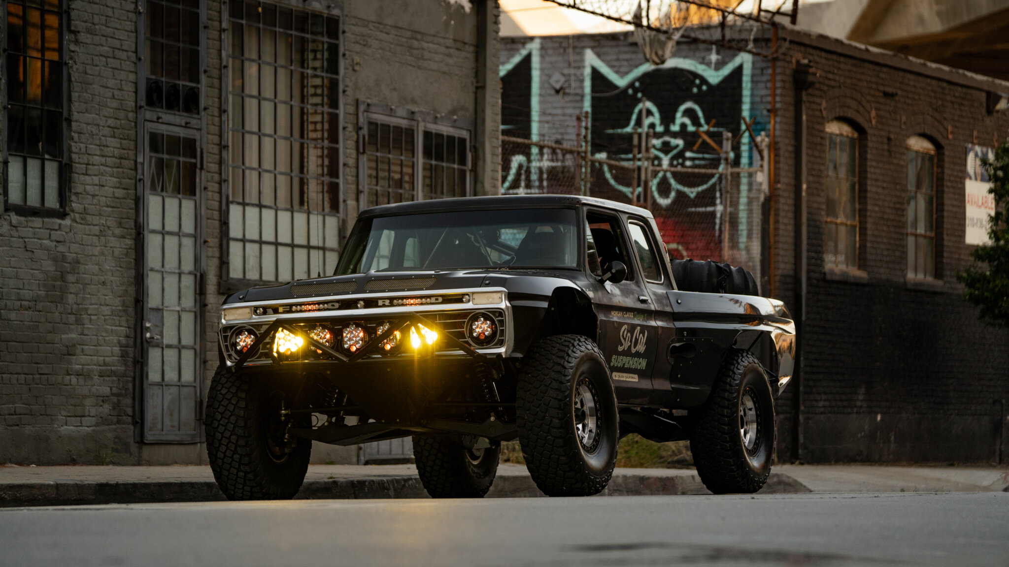 Vivian the 1973 F100 Prerunner - 4x4 sPod